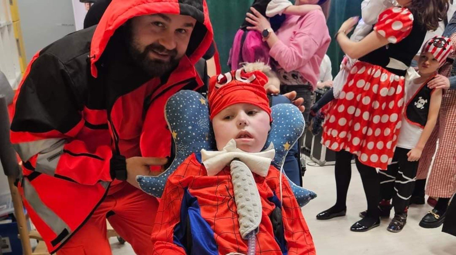 Zrzutka: Leczenie i rehabilitacja Adasia | Tomasz Skrzypek