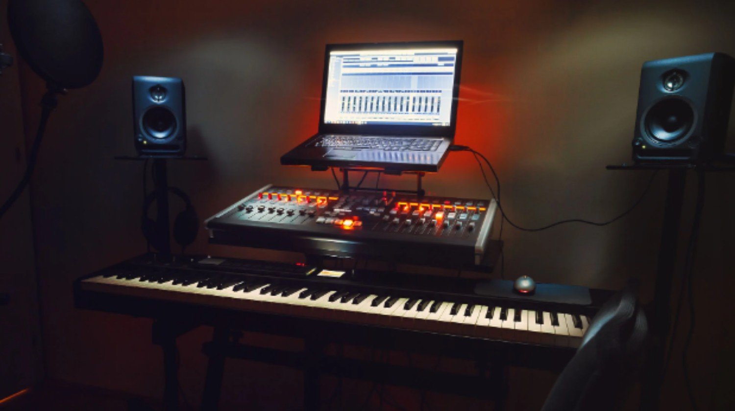 Na studio muzyczne | zrzutka.pl